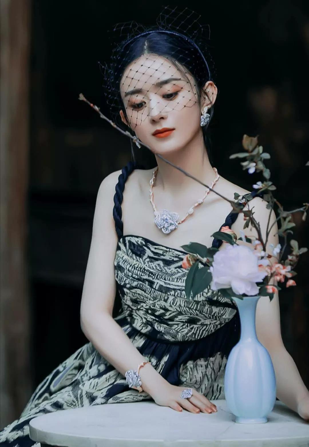 No matter how old Zhao Liying is, she can fight against her appearance ...