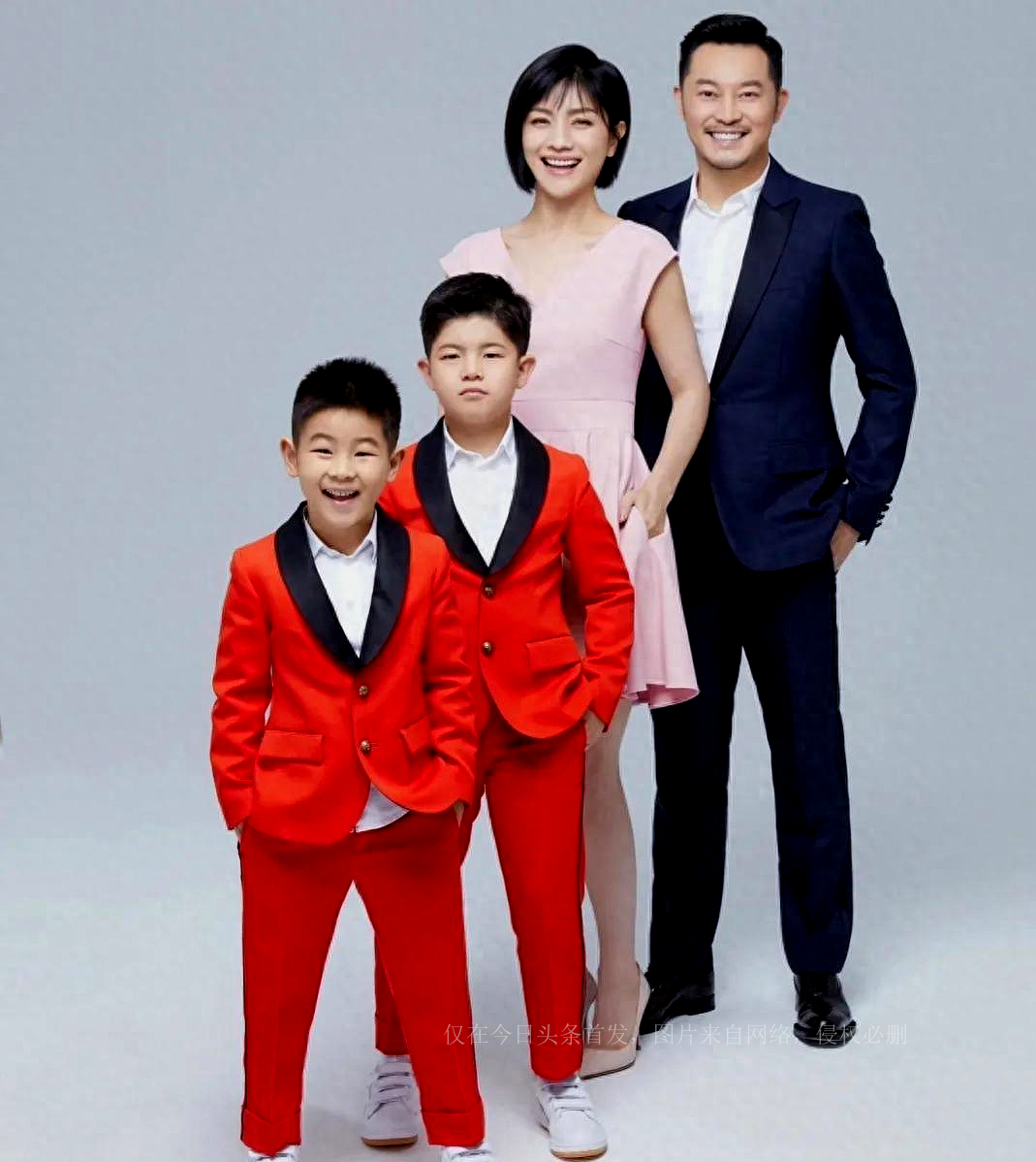 amazing! 47-year-old Hu Ke posted a family photo, the couple look like ...