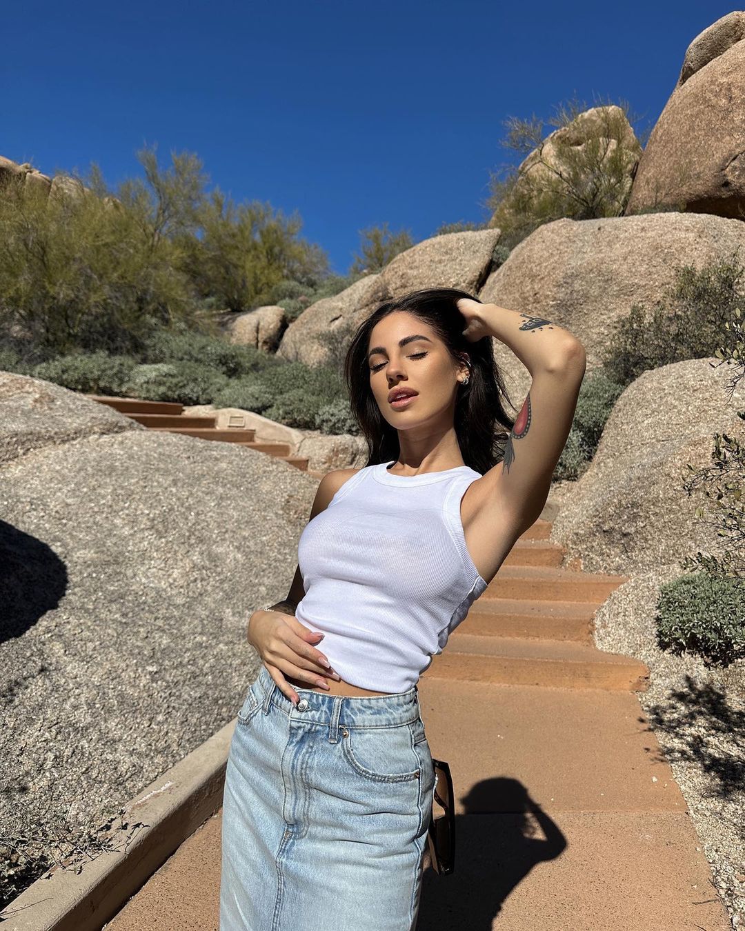 A natural stunner, delicate and glamorous, bulging and curved, bright ...