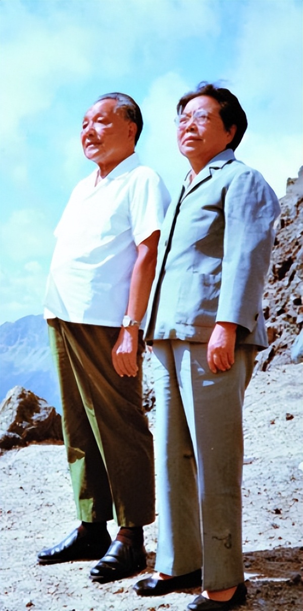 When Deng Xiaoping passed away in 1997, Zhuo Lin wrote to Jiang Zemin with tears in her eyes ...