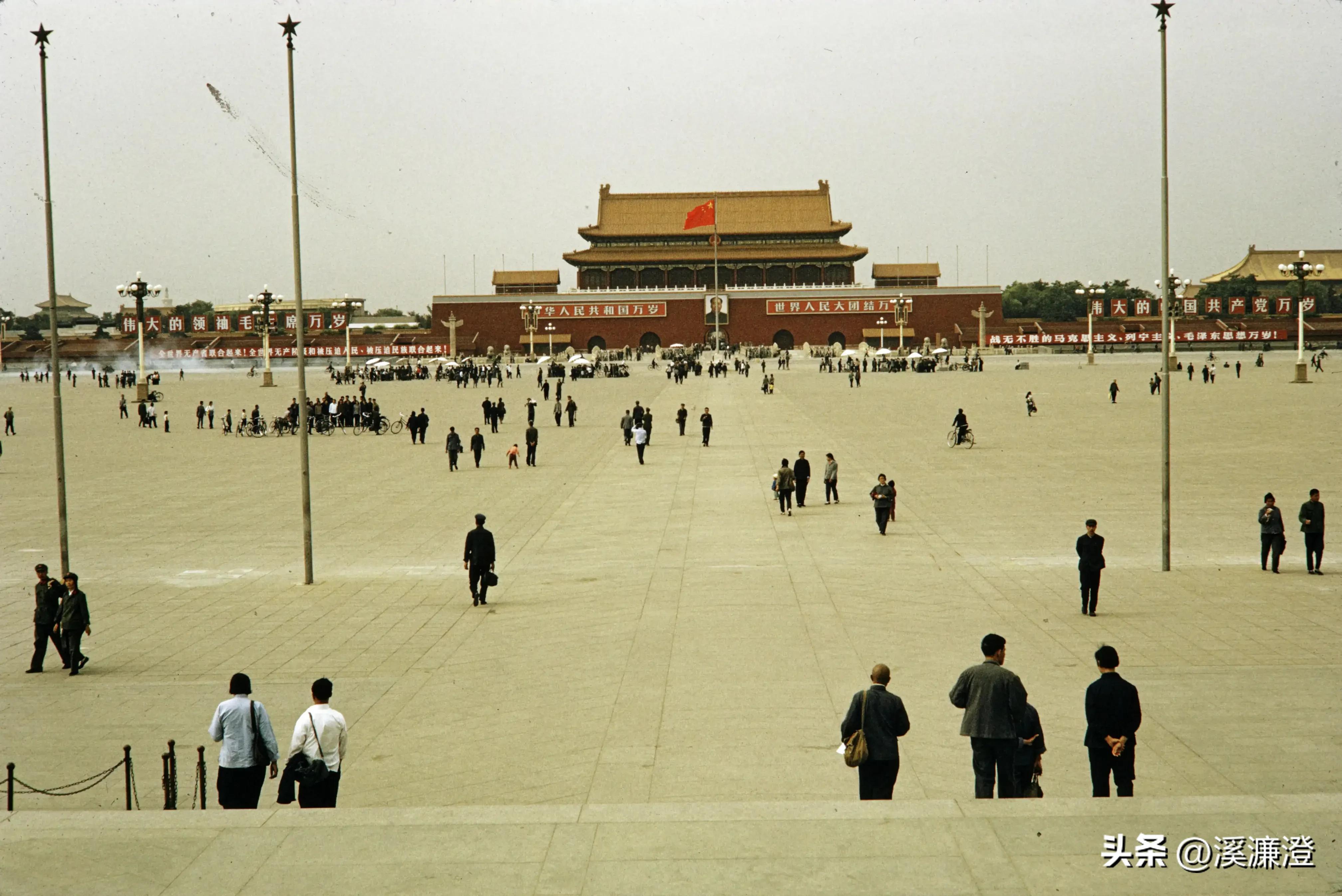 Beijing's old shadow Tiananmen Square around the century-old changes in ...