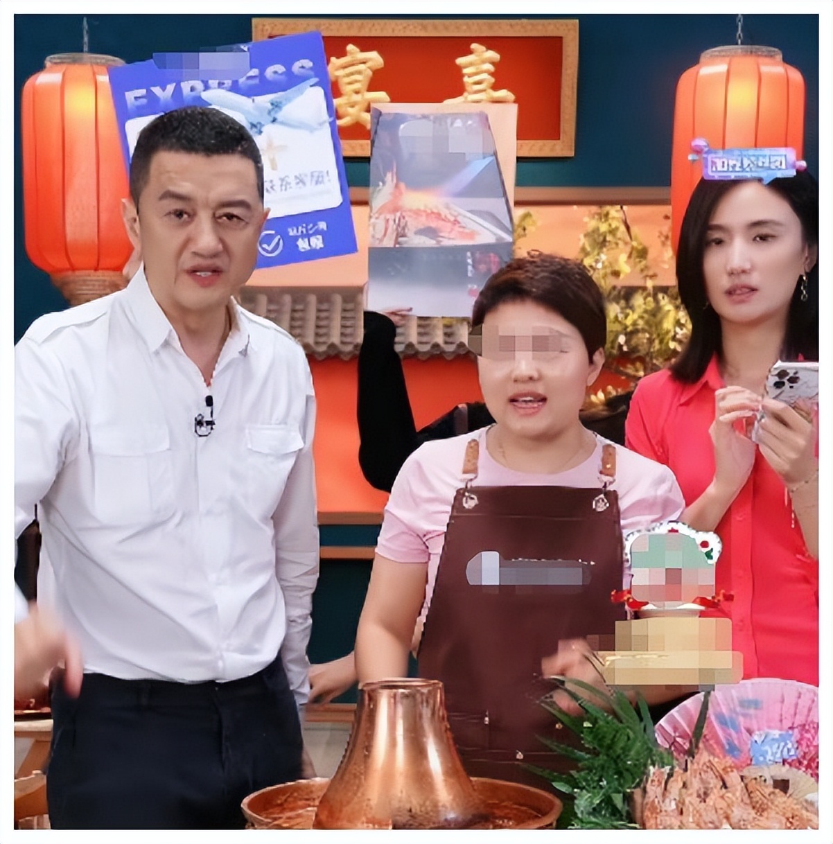 On the day of Faye Wong's birthday, Li Yapeng held a "wedding banquet ...