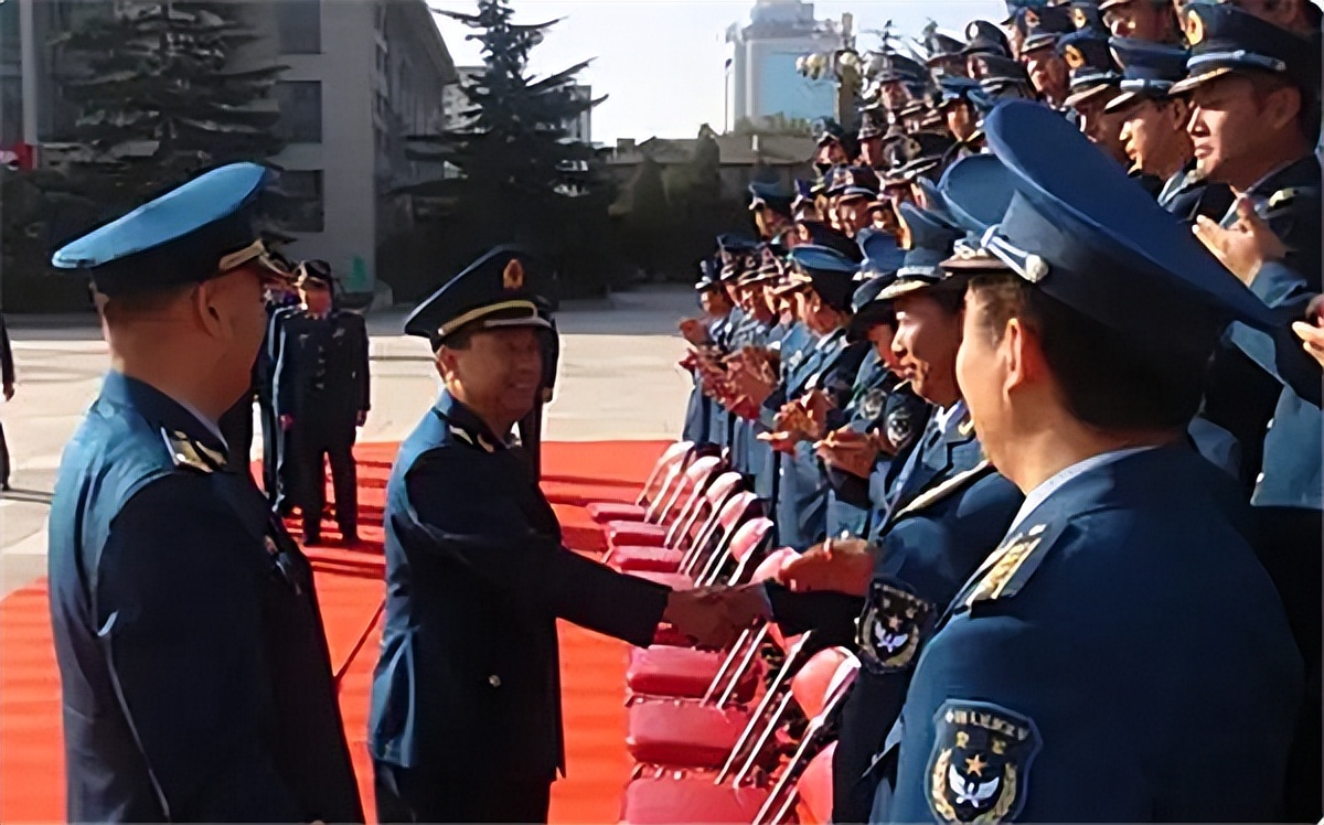 Air Force Admiral Deng Changyou was provoked by gangsters during the ...