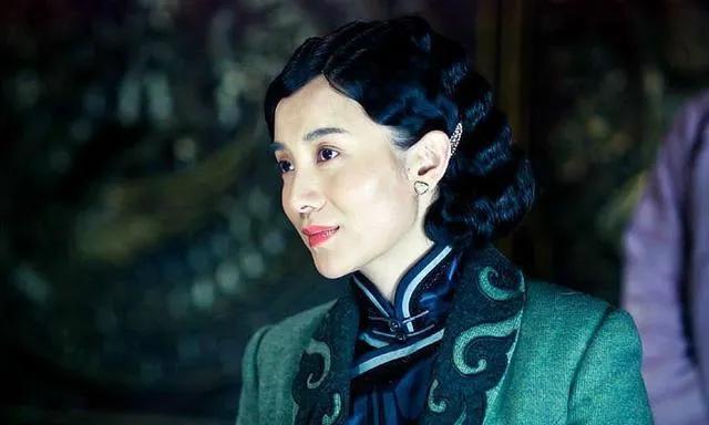 The ruthless woman was hunted by 4 men and lived with a 5-married ...