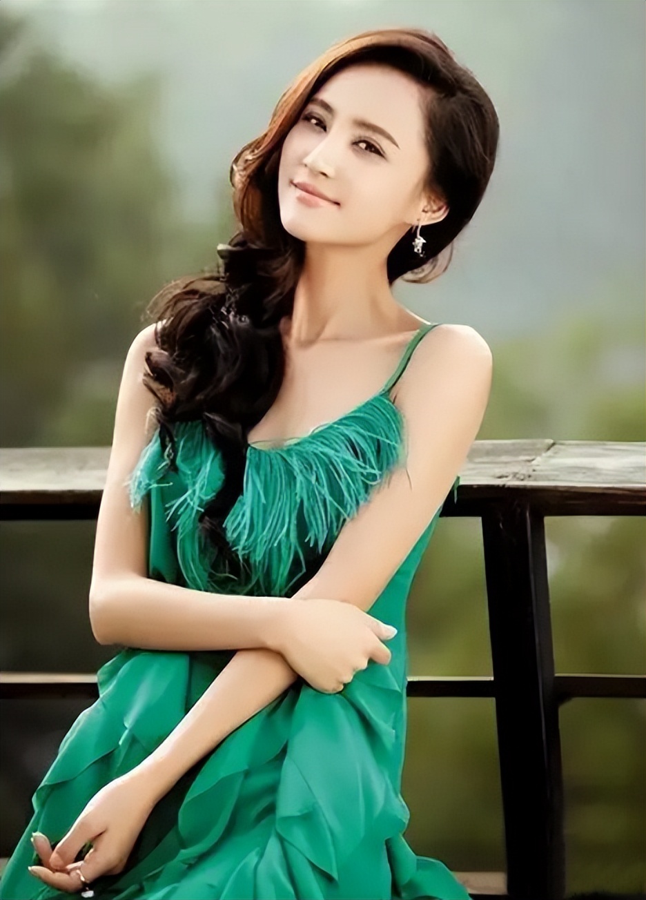 Zhang Xinyi and Yang Shupeng divorced for 8 years: she married an unmarried boy as a mother, and ...