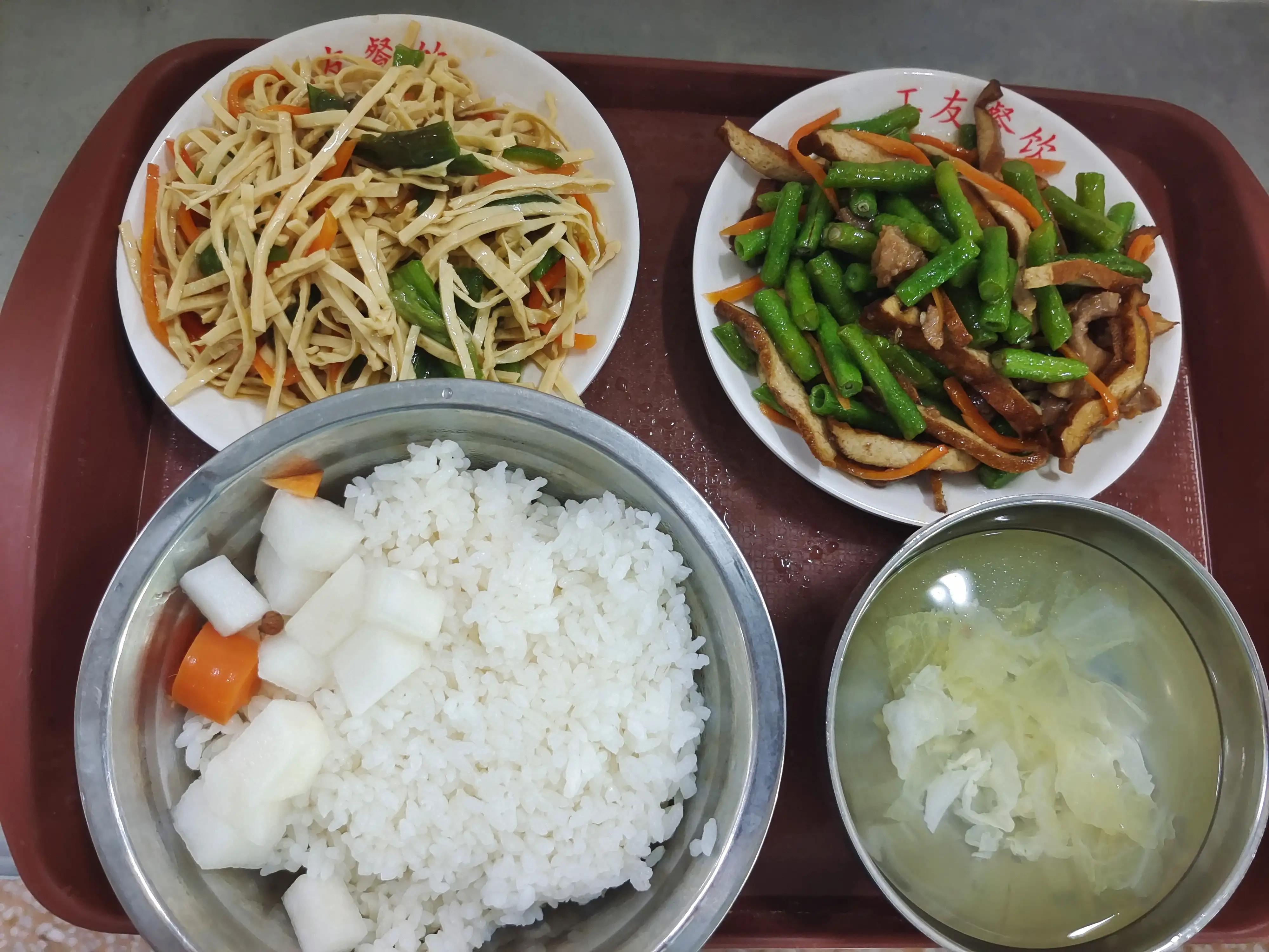 Working meals in Taiwanese manufacturing factories - iNEWS