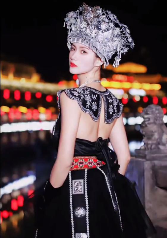 Track and field goddess Xia Sining boldly shows off her beautiful back ...