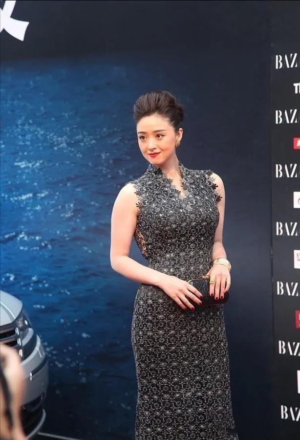 The shots of passers-by are so real, Yuan Quan has become an amateur ...