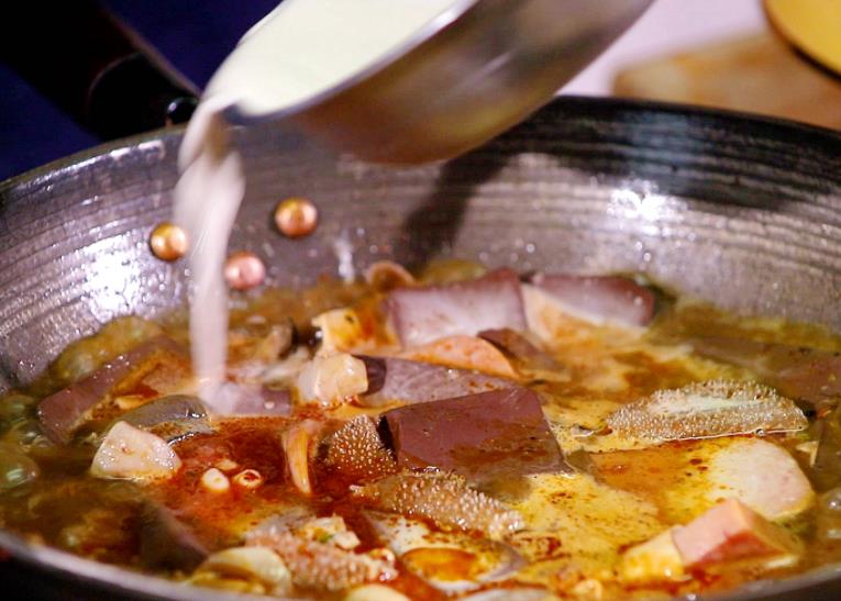 Revealing the Secret of Mao Xue Wang: Spicy Universe, Eat a Hundred ...