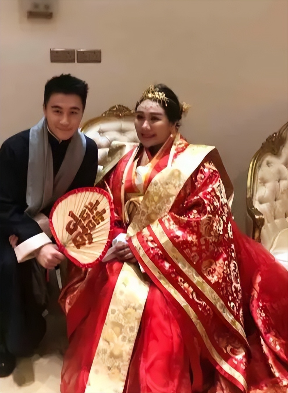 He Chaoying celebrated her daughter's birthday with a luxurious party, and her academic husband ...