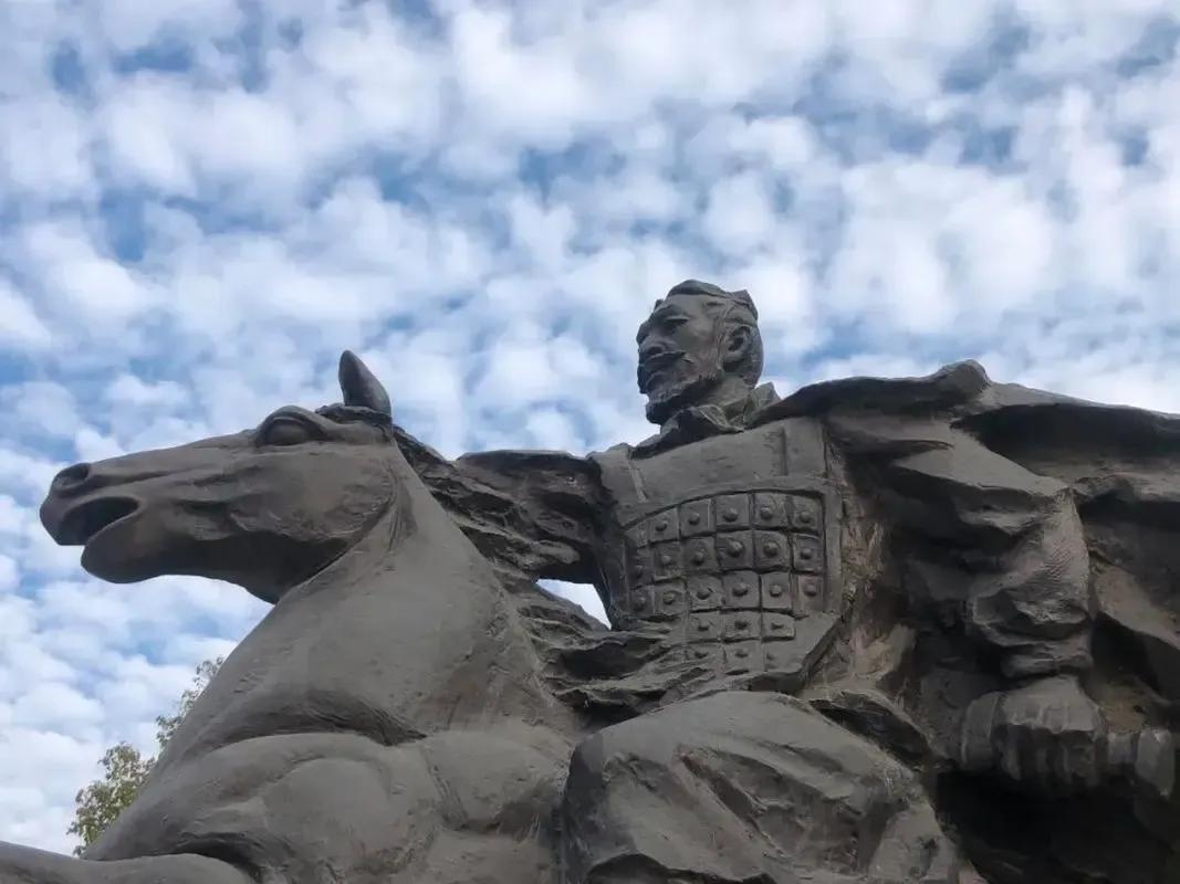 At the end of the Qin Dynasty, Zhao Tuo supported 500,000 soldiers, why ...