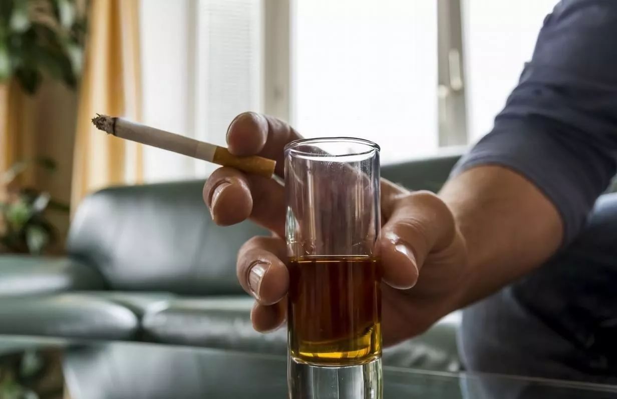 Studies have shown that men live shorter than women, why? listen to ...