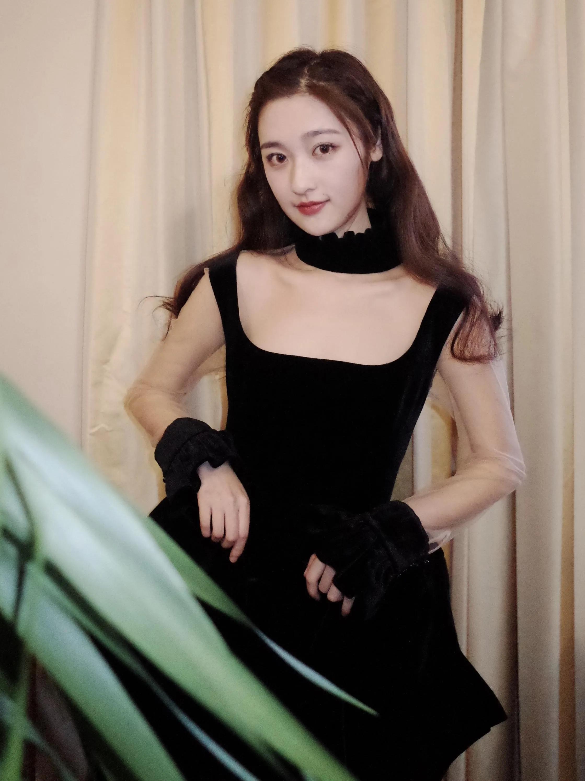 Zhang Xinghe is so pretty - iNEWS