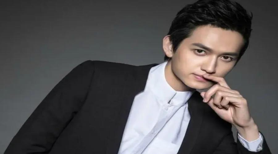 Ma Ke, a former star, has no more movies to film now, so he has no ...