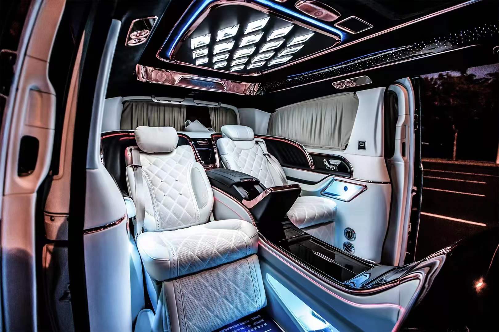 Venus EXPANSE infinity four-seat Mercedes-Benz commercial vehicle ...