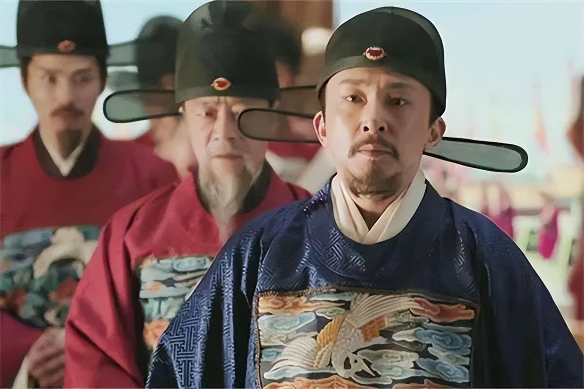 Who has more power, "Admiral of the Nine Gates" or "Shangshu of the ...