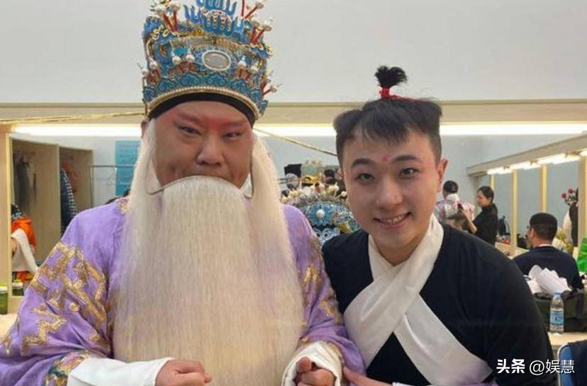 Yan Zonghai, a big brother of Deyun Society, shouted at his mentor Guo ...