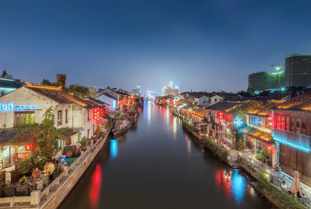 Autumn scenery in Wuxi, stay at the Pullman Twin Towers by the Taihu ...