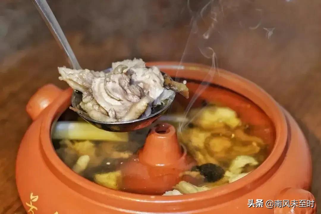 Why did the steam pot chicken, which uses the "Four Famous Potteries ...