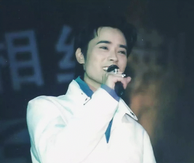 He is the original singer of "Bending Moon". He was as famous as Mao ...