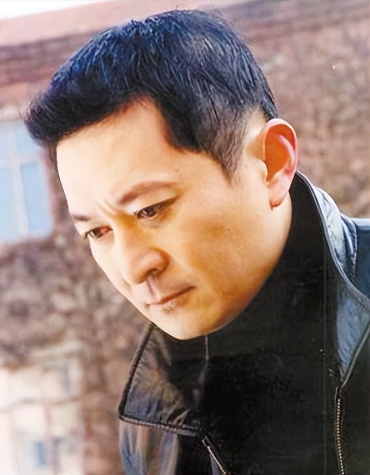 Benshan Media Zhang Jiahao and Zhao Gang had a dinner party, holding a ...