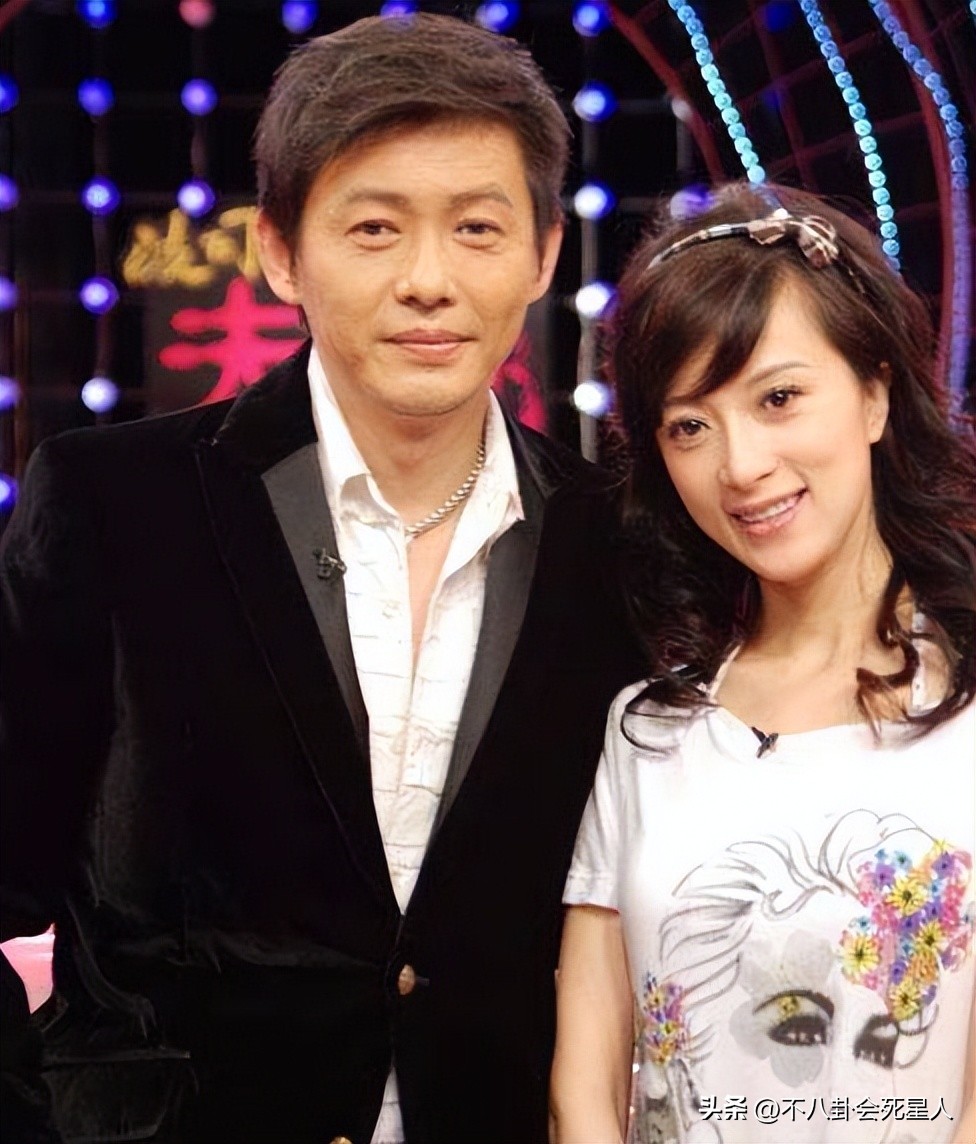She lived with Dong Qing for 6 years and was the most handsome host of CCTV. How could Cheng ...