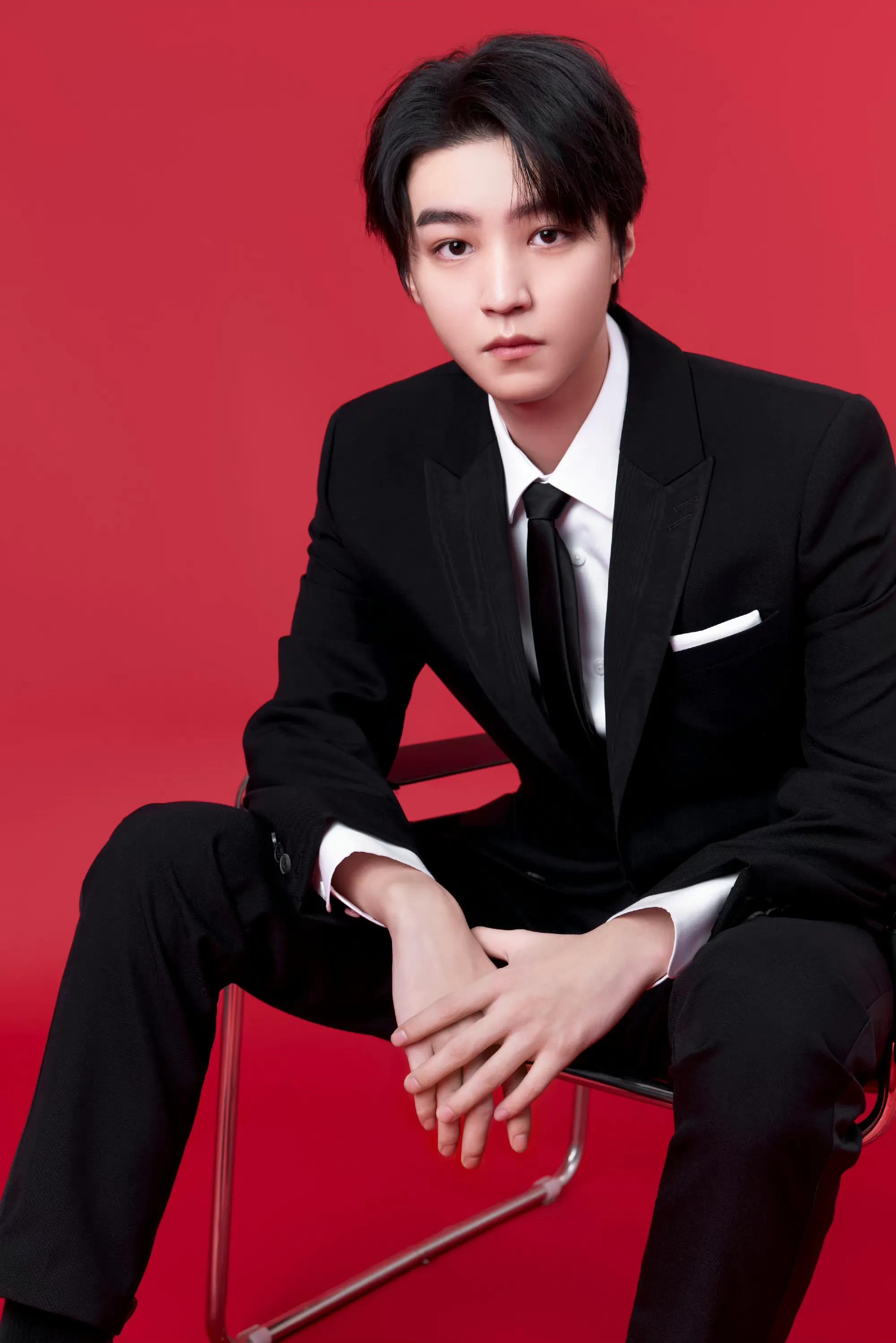 Tang Yan relies on the gold master to get her position?The studio is eager to refute the rumors ...