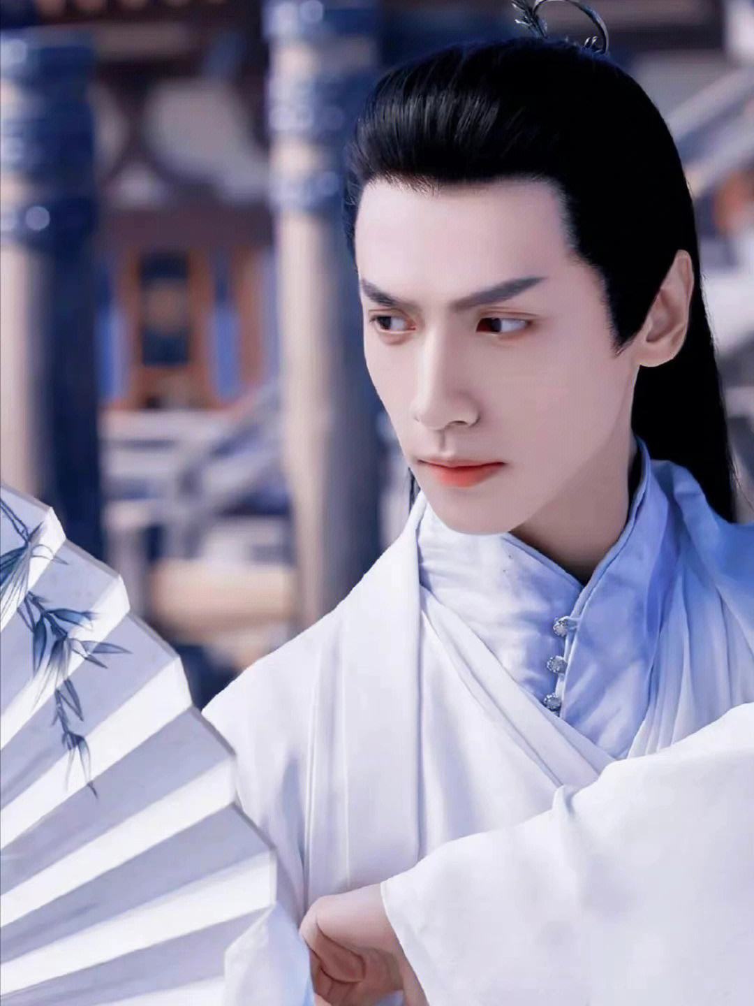 Luo Yunxi Costume Awards - iNEWS