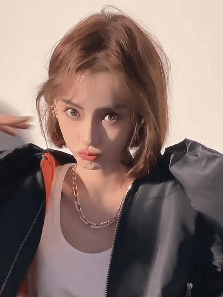 Angelababy's short hair and face shape exposed, this shape is simply ...