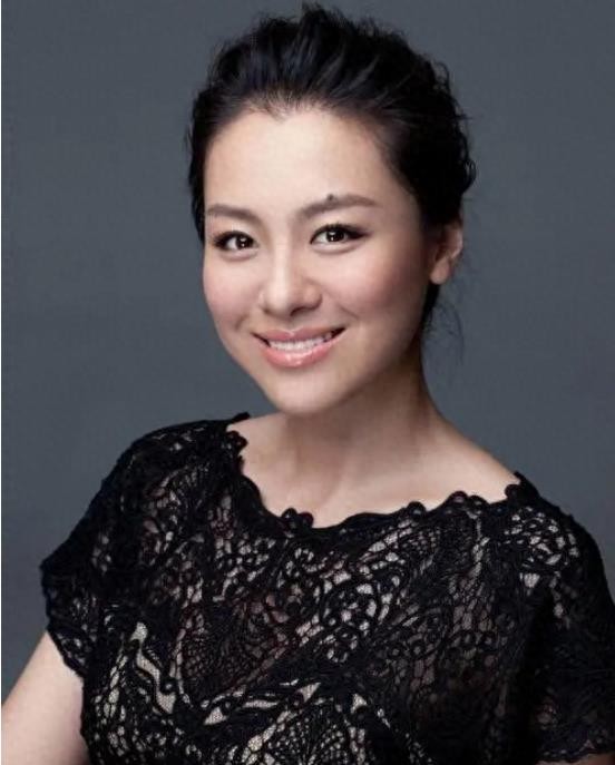 After she and Sun Honglei finished filming the kissing scene, she said to the director: If you ...