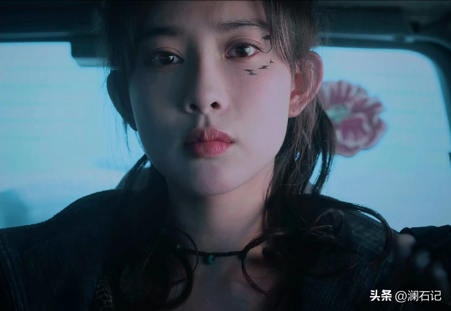 "Jade Gate to the West" allows us to fully appreciate Ni Ni's beautiful ...