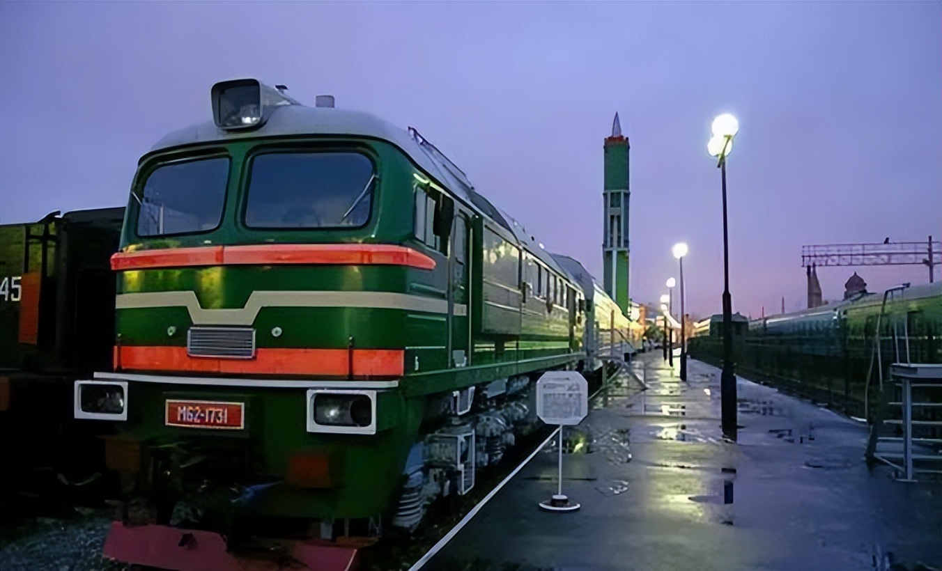 How powerful is the Russian missile train? One round of salvo destroys ...