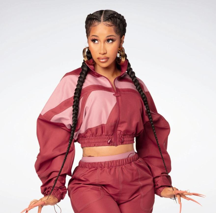 No bottom line! American actress Cardi B performed without underwear ...