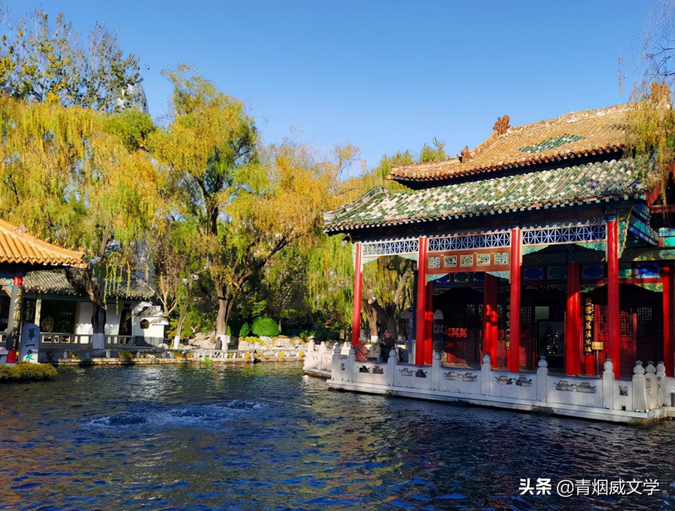 Baotu Spring-the first of 72 springs in Jinan - iNEWS