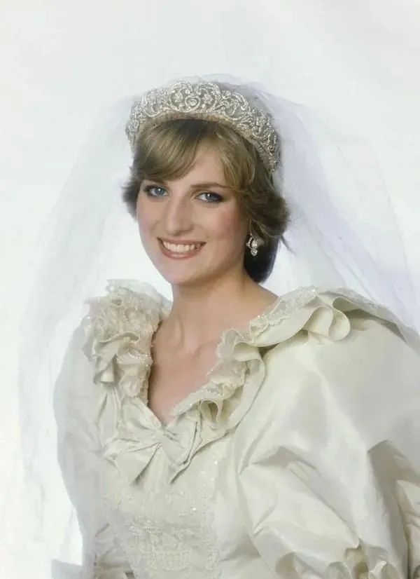 Princess Diana is so "stupid", why do so many people like her - iNEWS