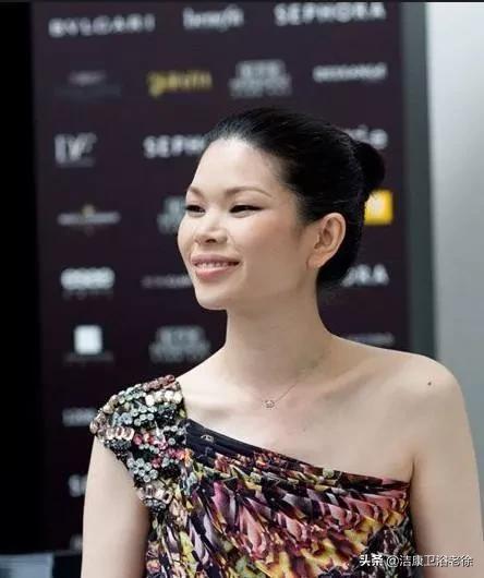 China's first supermodel Lu Yan - iNEWS