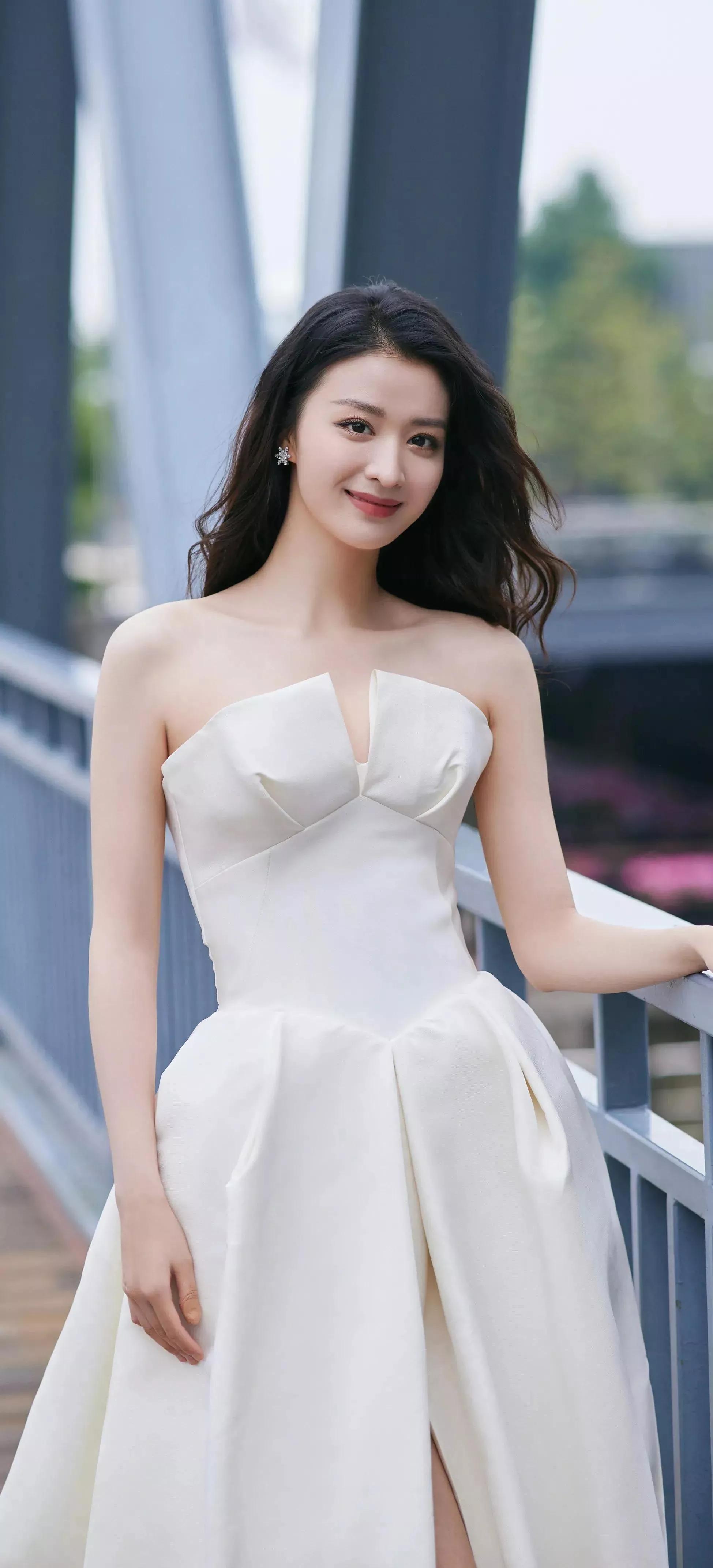 Wang Churan: Beautiful and refined, hot dramas are on the air - iNEWS