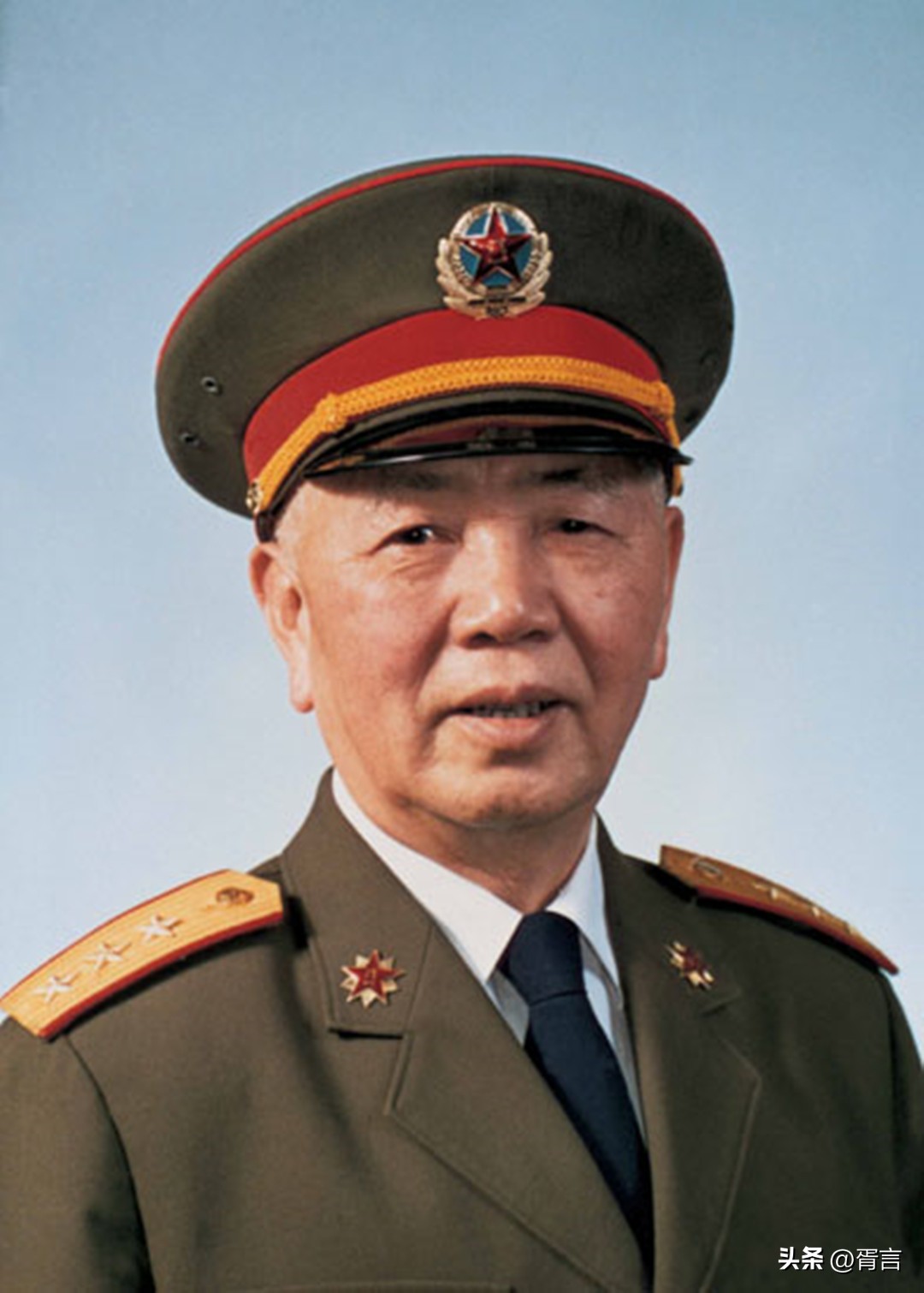 In 1987, Deng Xiaoping pointed to Liu Huaqing and Hong Xuezhi, and ...