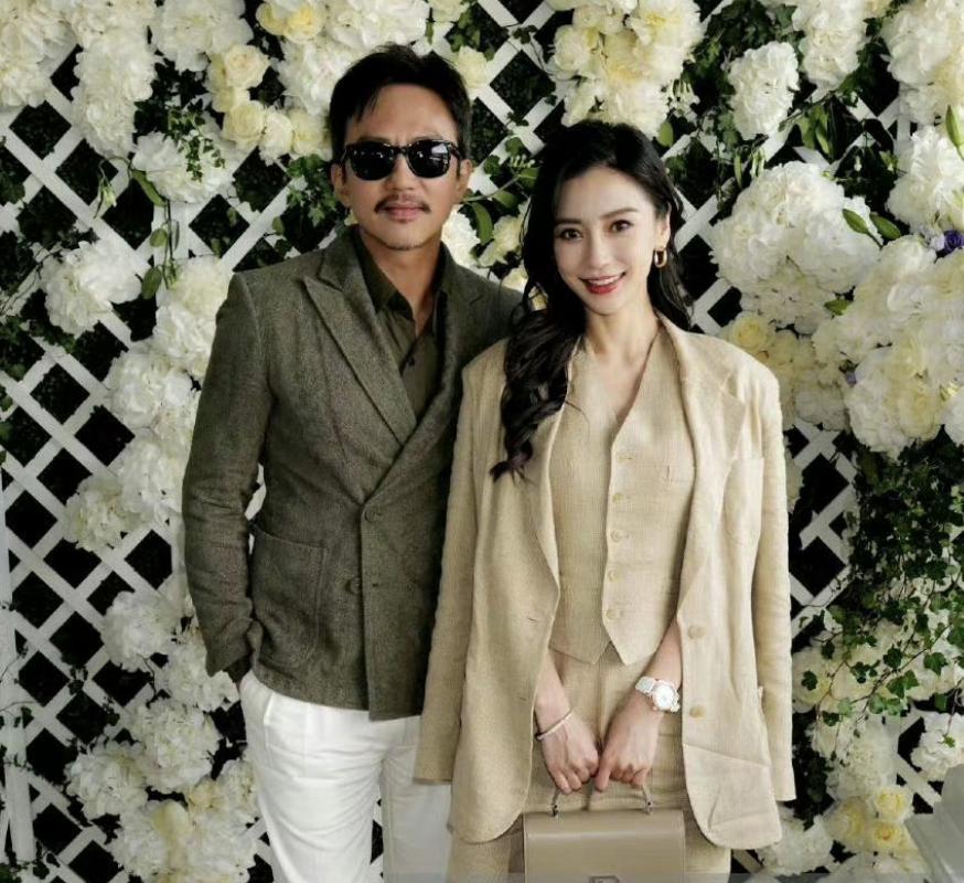 The stars appeared in the UK to watch the Wimbledon final. Deng Chao's ...