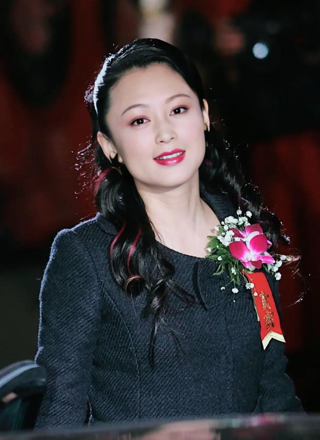 Chen Hong is so beautiful - iNEWS