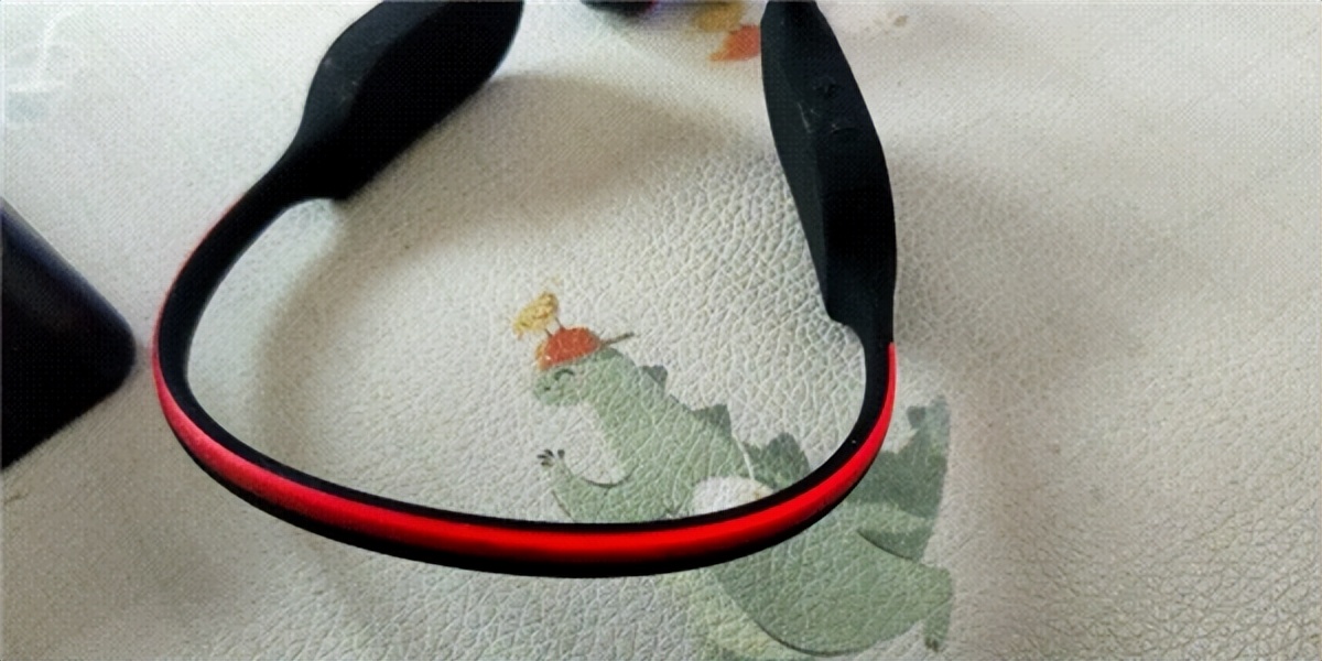 Why is Philips GO A7607 Bone Conduction Headphones, the Trendy New ...
