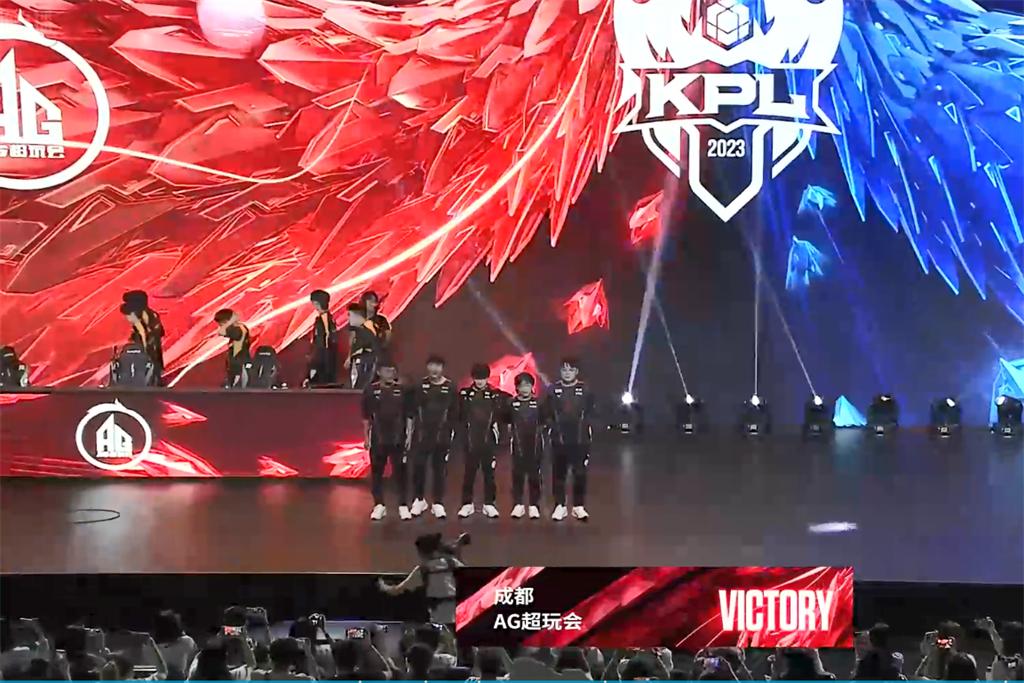 Ag3比1戰勝狼隊,成功鎖定季後賽,刺痛時隔867天回歸拿到mvp 頭條匯