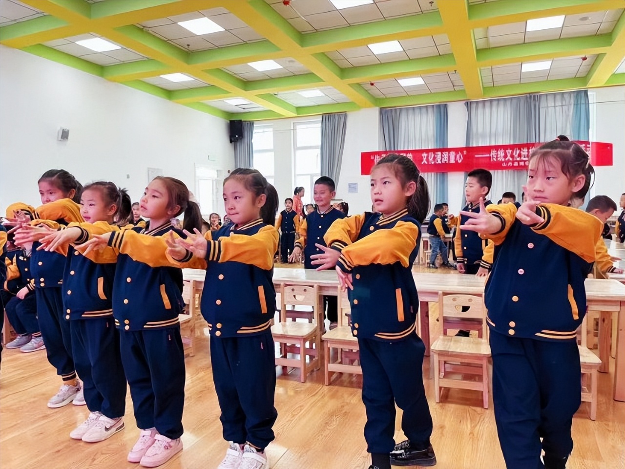 Shandan, Gansu: Pear Garden Elegant Charm and Childlike Innocence - iMedia