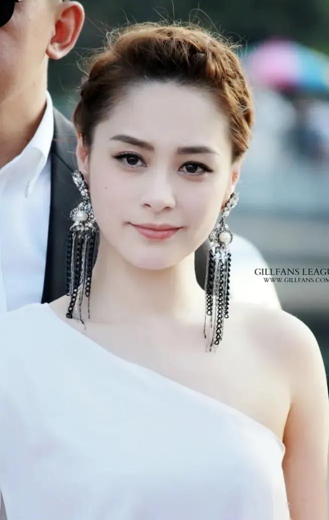 Zhong Xintong. Appreciation of beautiful pictures. Never be defined - iNEWS