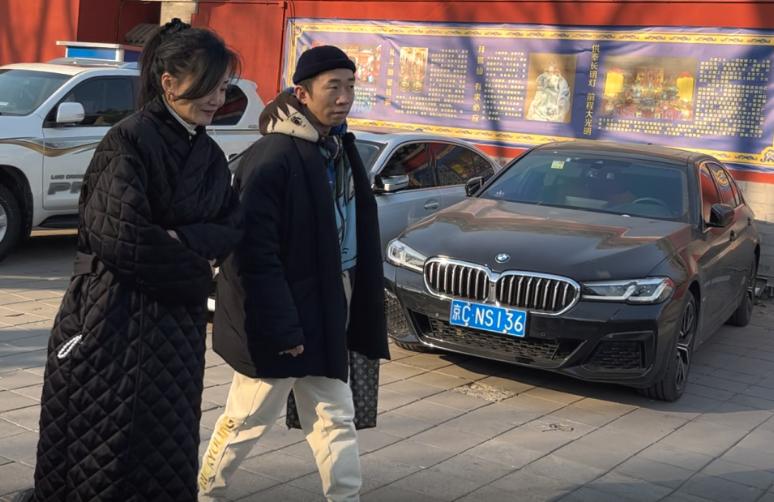 Guo Keyu and Yang Di recorded a variety show, wearing a thousand yuan ...