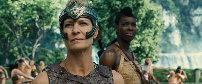 The movie "Wonder Woman" presents action scenes in slow motion and ...
