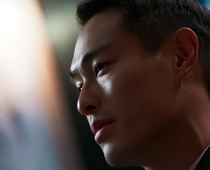 A tough guy and a warm guy, Yang Youning's masculine charm, have you ...