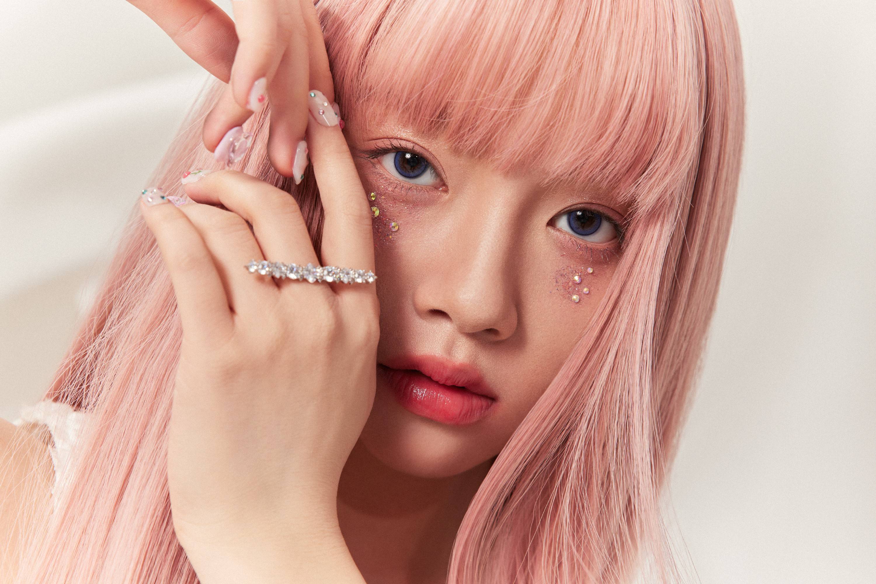 Chen Leyi's first solo album [Black and White Forest] double-sided ...