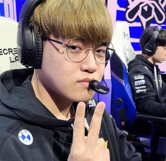 "Faker is actually my uncle", T1 ad pulled out the family tree and ...