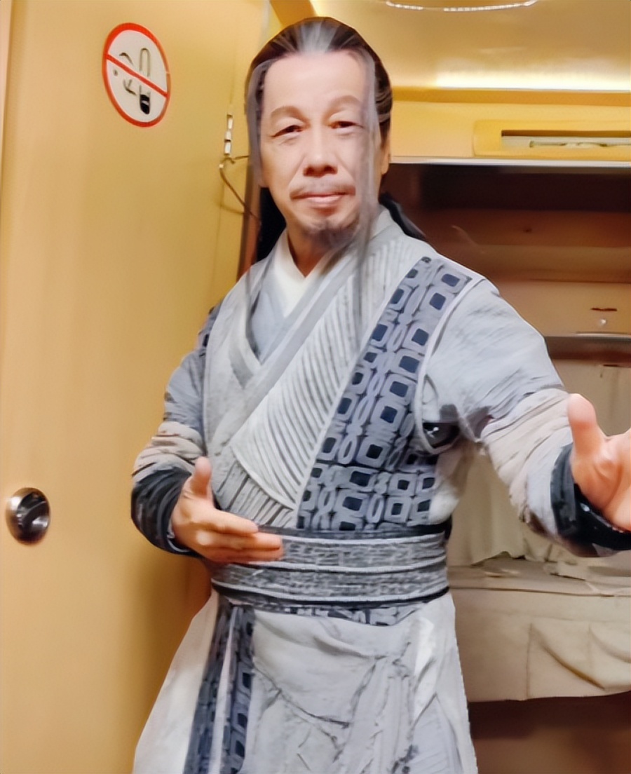 Liang Xiaolong settled in the Mainland!The photo of Ouyang Feng in "The ...